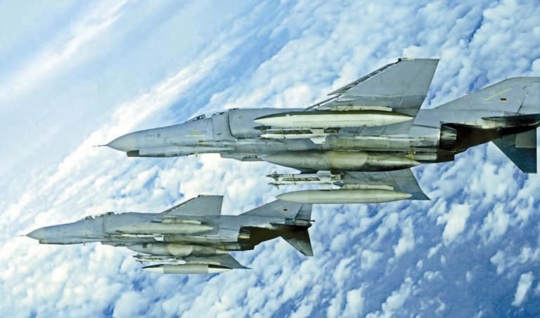 fb-usa-F.4F PHANTOM II ICE-ale (4) | Weapons Parade