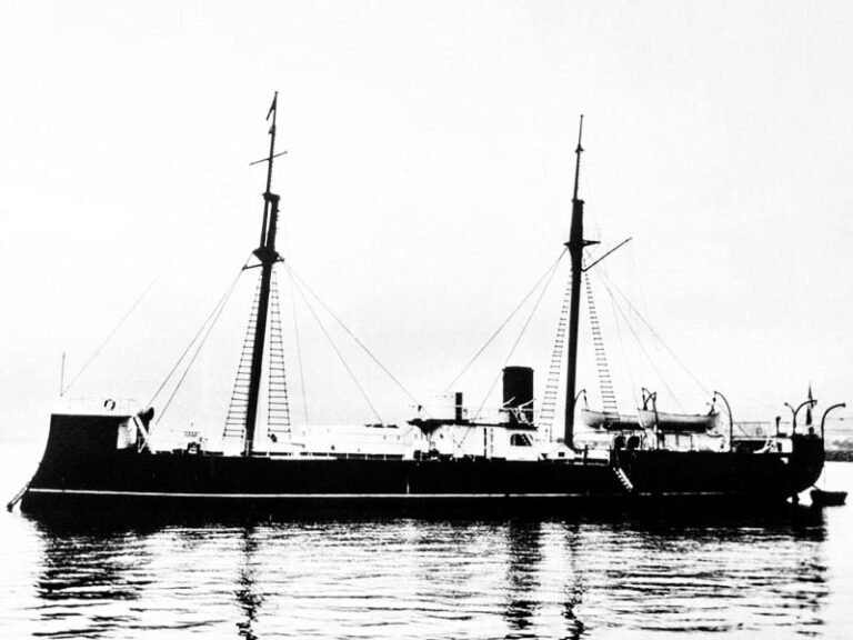 HUÁSCAR monitor | Weapons Parade HUÁSCAR coastal monitor ship.