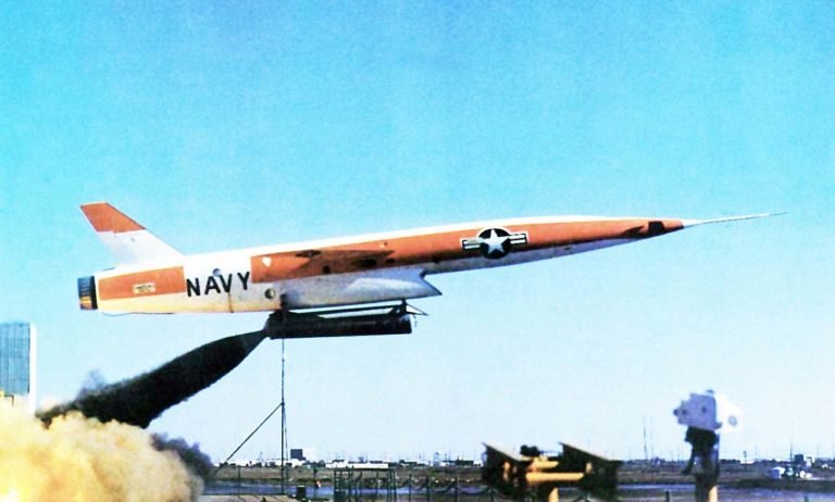 n.slcm-usa-SSM-N-9 REGULUS II | Weapons Parade