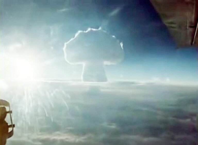 RDS-220 / "Big Ivan" (TSAR BOMBA) Test gallery | Weapons Parade