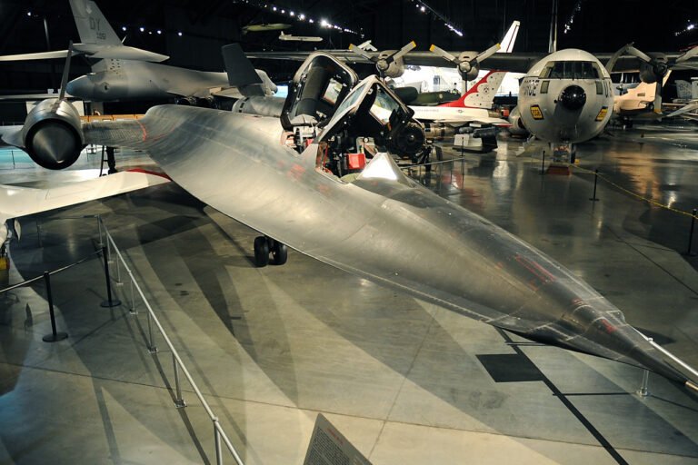 Lockheed SR-71 BLACKBIRD gallery 1 | Weapons Parade | SR-71 gallery