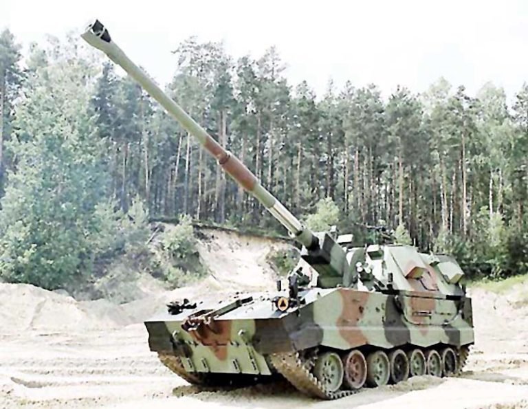 AHS KRAB gallery | Weapons Parade | AHS KRAB self propelled howitzer.