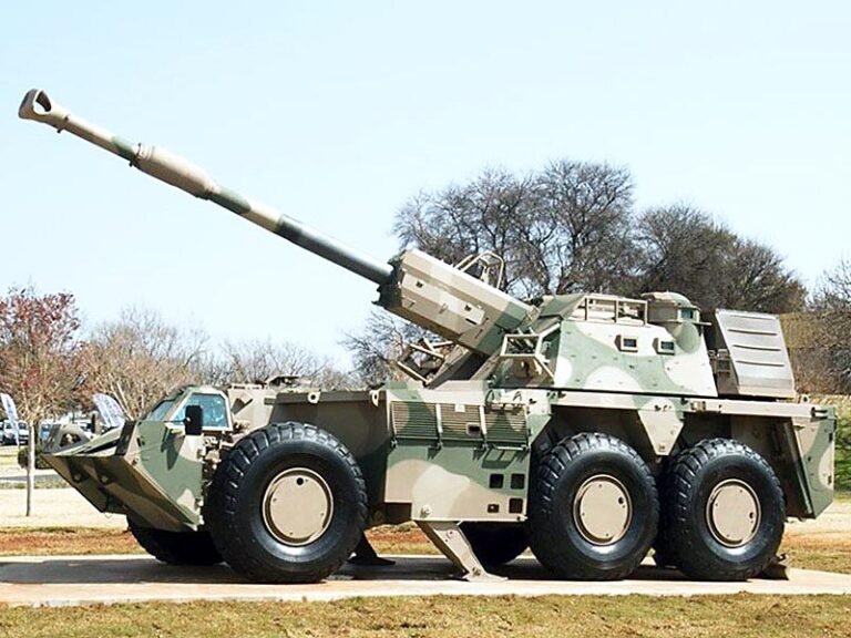 G6 RHINO 155mm self-propelled howitzer | Weapons Parade