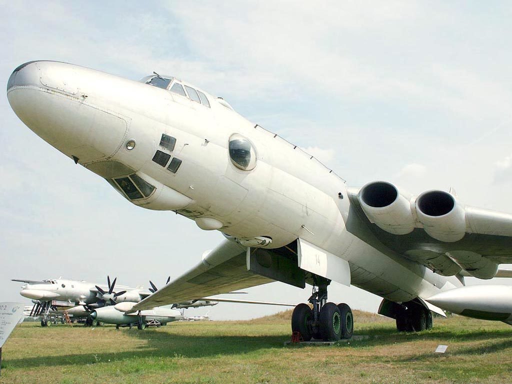 Myasishchev 3MS.2 "BISON-B" tanker aircraft | Weapons Parade MYA 3MS.2 ...