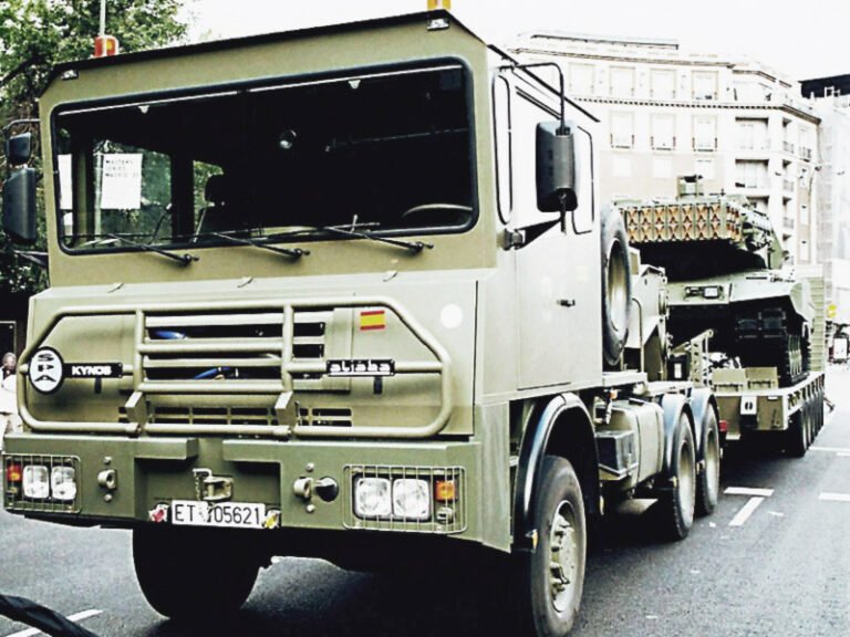 Kynos ALJABA K15-100 tank transporter | Weapons Parade | Kynos ALJABA ...